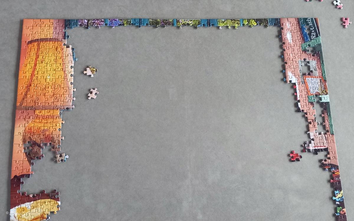 Reconstructing Squares like a Jigsaw Puzzle – The life of B